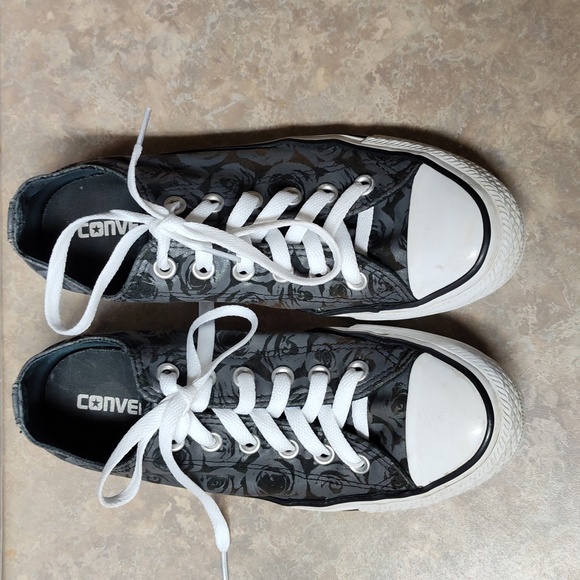 Converse | Shoes | Gently Used Converse Shoes Womens Size 8 | Poshmark